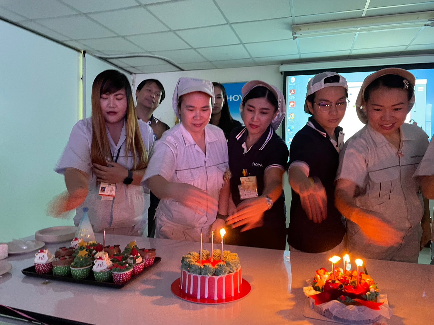 LINE_ALBUM_HBD Dec 2023🎄🧸_231227_13 – HOYA OPTICS (THAILAND) LTD.